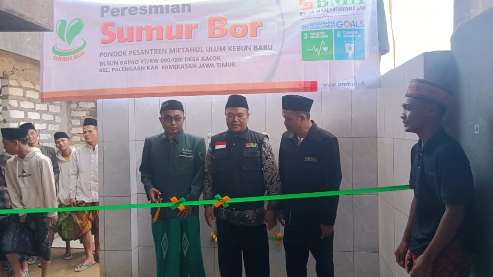 Laznas BMH Melalui Program Sumur Bor untuk Pesantren Krisis Air Bersih
